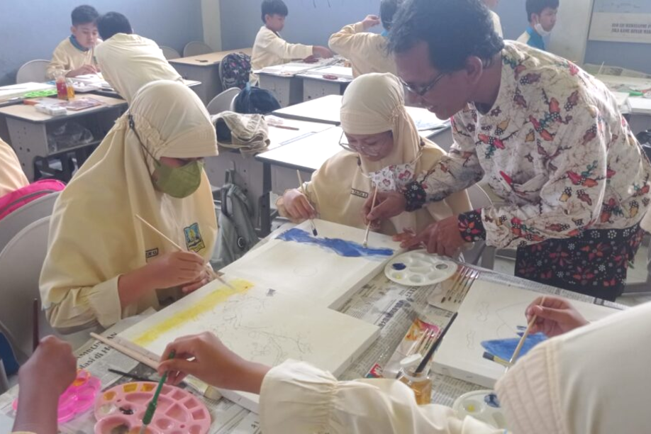 Kemendikbud Ristek Dorong Implementasi Kurikulum Merdeka di Seluruh ...